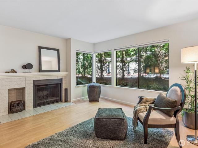 1354 Bellevue Way NE # 3