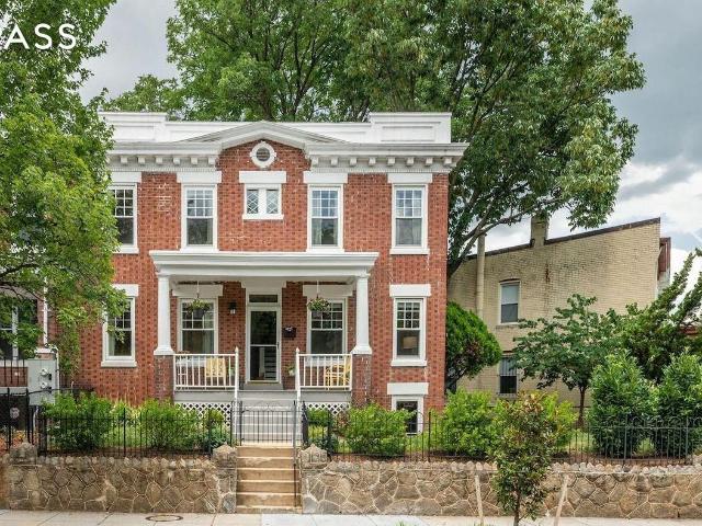 1354 D St NE, Washington, DC