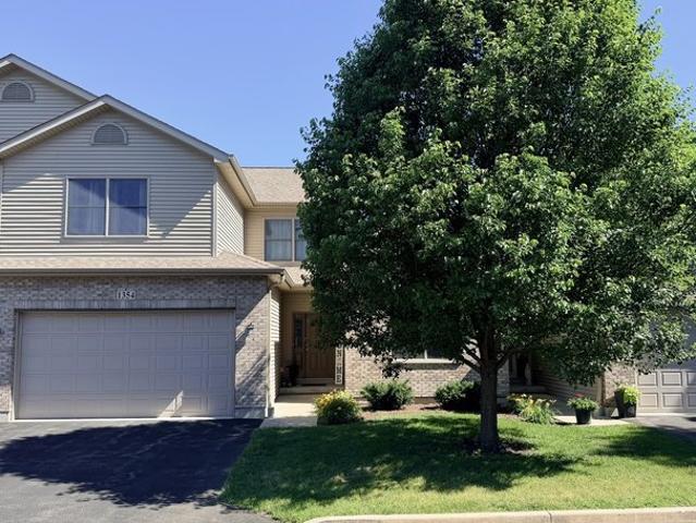 1354 Ridge Dr, Sycamore, IL 60178