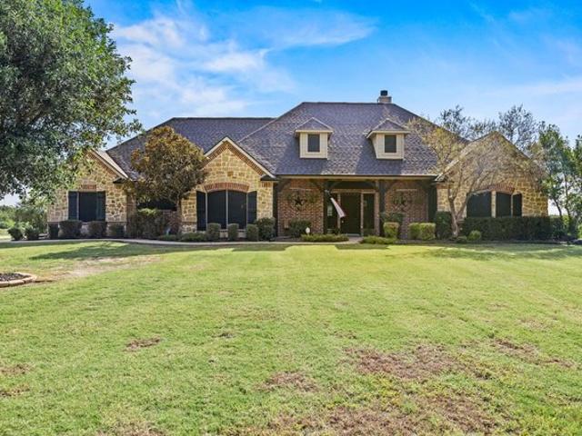 1354 Shadow Lakes Dr, Wills Point, TX 75169