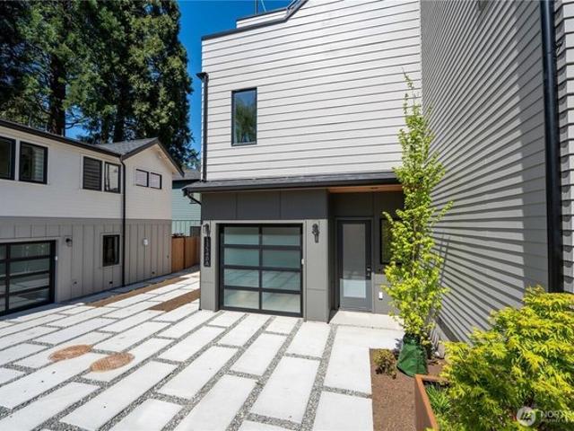 1354 th Ave NE Unit B, Seattle, WA 98125