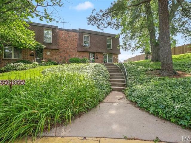 13556 Coliseum Dr, Chesterfield, MO 63017