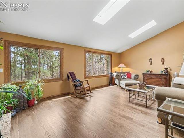 1355 Meadowlake Way