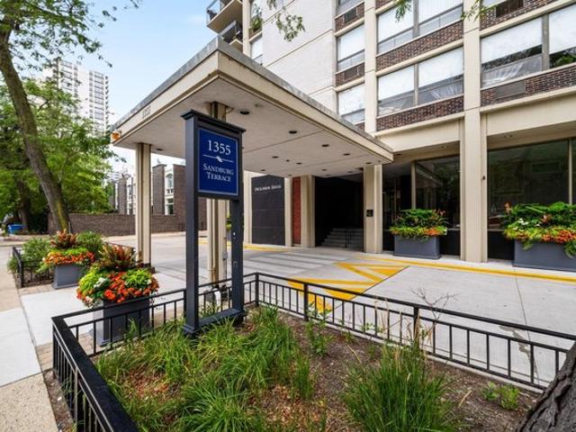 1355 N Sandburg Ter Apt 1809, Chicago, IL 60610