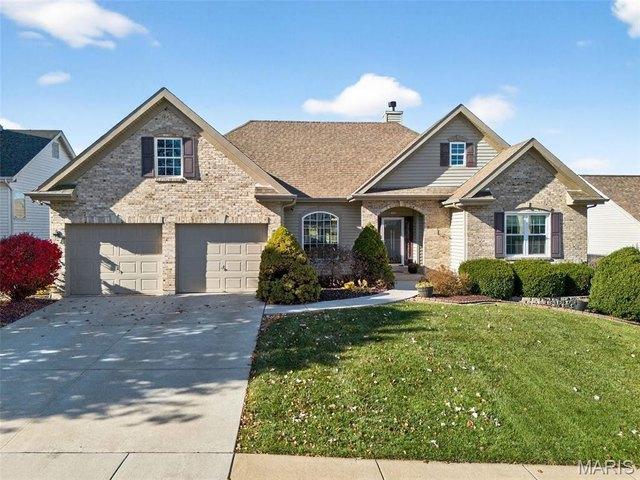 1355 Norwood Hills Dr, O'Fallon, MO 63366