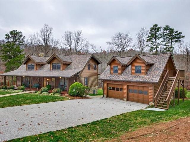 1355 Ash Creek Dr, Walnut Cove, NC 27052