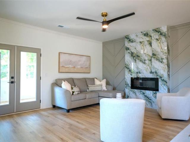 1355 Sydney Oaks Drive 8