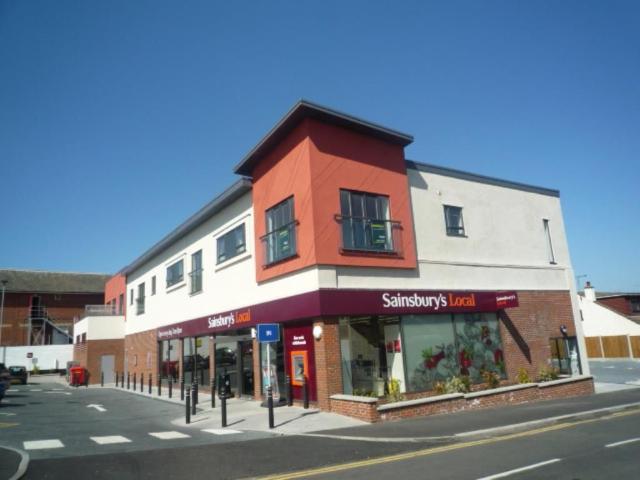 1355 1369 London Road, Leigh On Sea Essex SS9, 2 bed flat to rent, £1,350 pcm | PrimeLocation