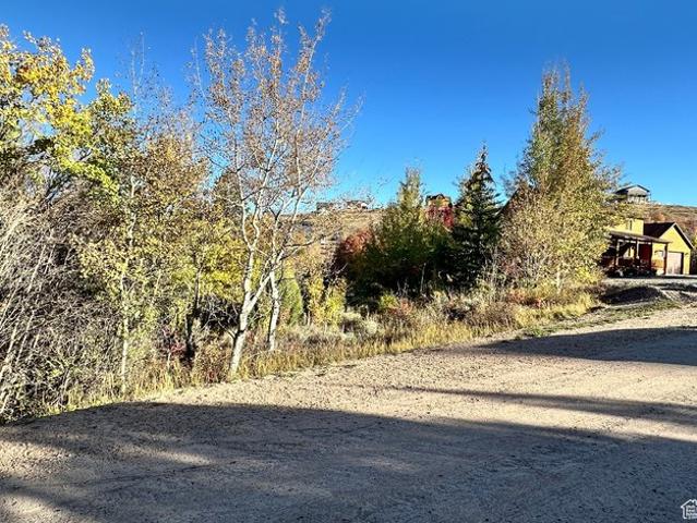 1356 N Sculpin Loop Unit 105, Garden City, UT 84028