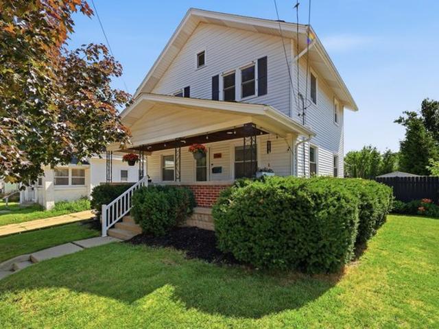 1356 Emerald Ave NE, Grand Rapids, MI 49505
