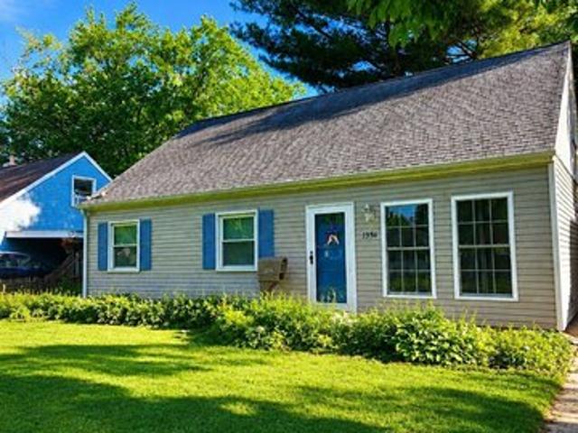 1356 W 1st Pl, Hobart, IN 46342
