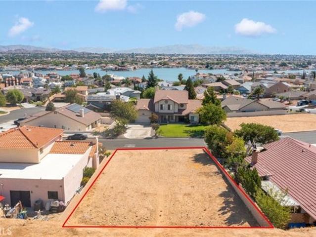 13570 Chinquapin Dr, Victorville, CA 92395
