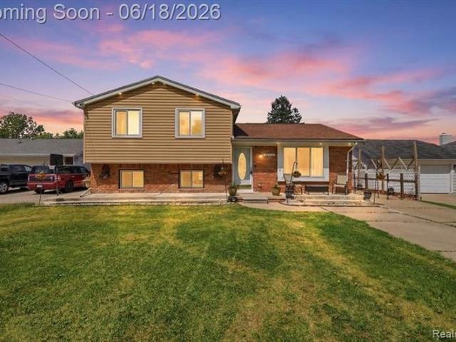 13575 Mercedes, Redford, MI 48239