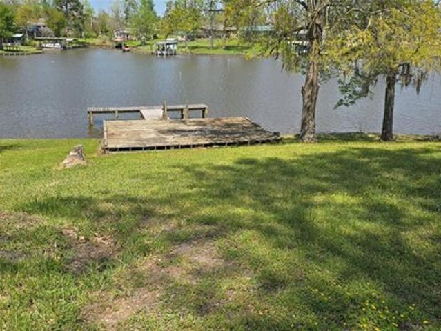 1357 Creeklake Dr, Onalaska, TX 77360