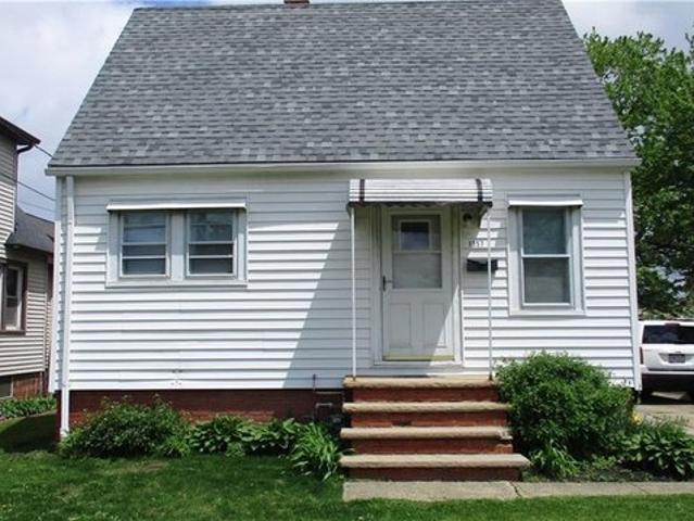1357 E 289th St, Wickliffe, OH 44092