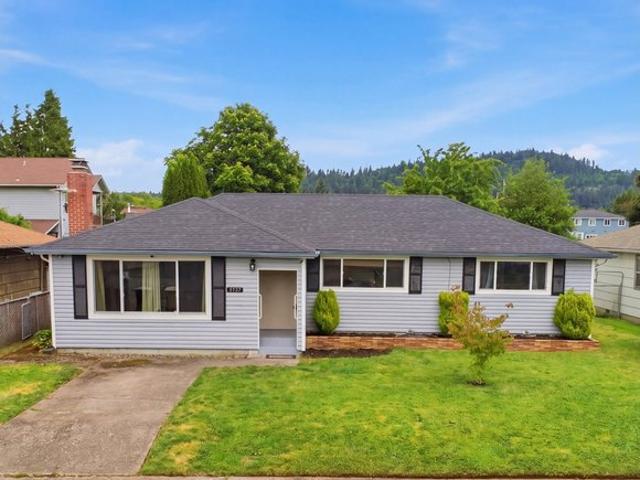 1357 Grove St, Lebanon, OR 97355