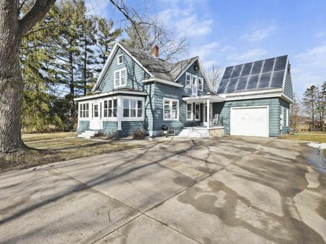 1357 Water St, Sauk City, WI 53583