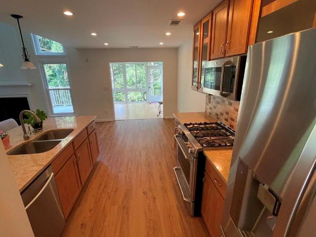 13580 Weycroft Circle