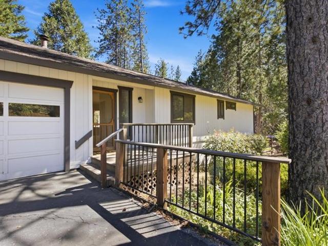 13581 Schooner Hill Dr, Grass Valley, CA 95945