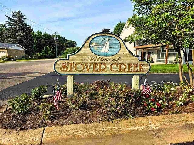 13585 Stover Ct Unit 23, Charlevoix, MI 49720