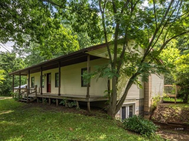 13590 Eddy Rd, Athens, OH 45701