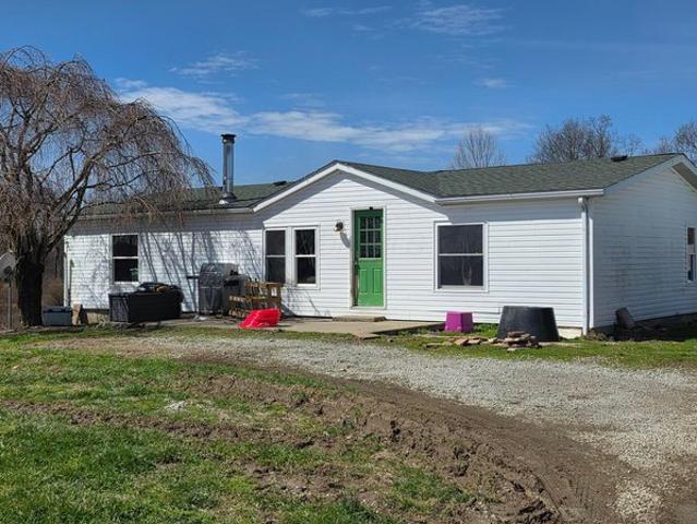 13591 Jake Tom Rd, Logan, OH 43138