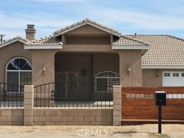 13597 Kiowa Rd, Apple Valley, CA 92308