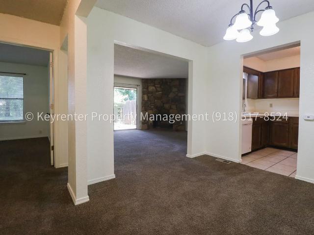 1359 E 60th St Duplex 2 Bedroom Apartment for Rent at 1359 E 60th St, Tulsa, OK 74105 Heller Park