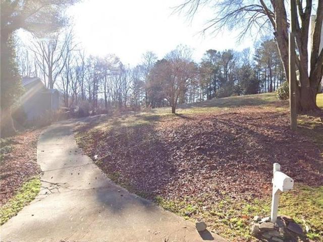 1359 Holly Bank Cir, Atlanta, GA 30338