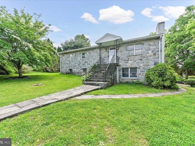 1359 Peach St, Upper Chichester, PA 19061