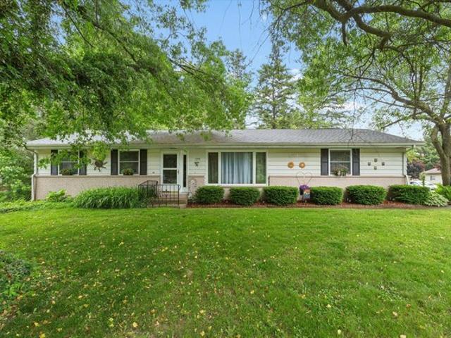 1359 W Glenlord Rd, Saint Joseph, MI 49085