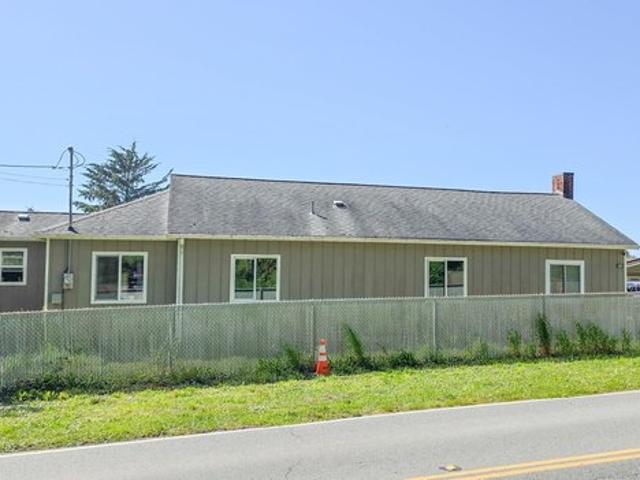 13500 Oceanview Dr, Smith River, CA 95567