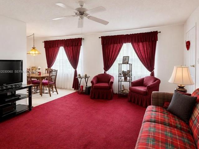 13500 SW 1st St Unit 114U, Pembroke Pines, FL 33027
