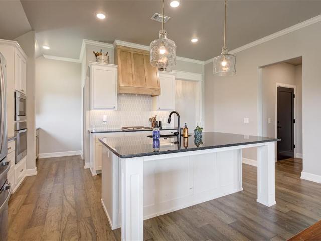 13501 Hickory Way