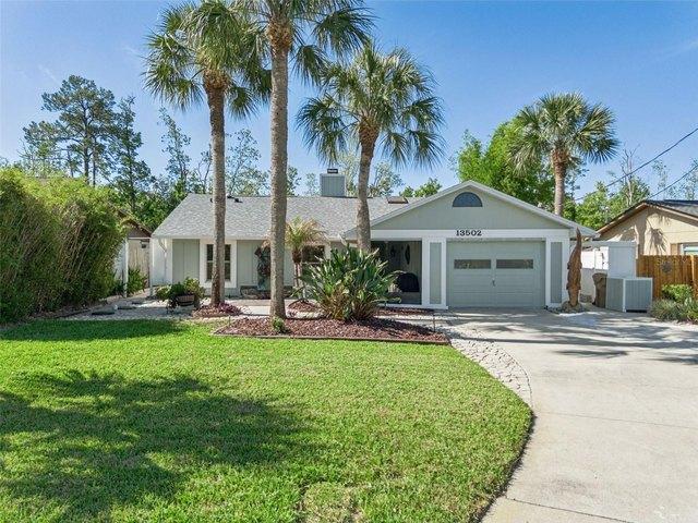 13502 Country Club Dr, Tavares, FL 32778