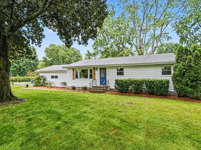 1350 N Aurilla Dr, Saint Joseph, MI 49085