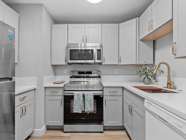 1350 N Escondido Blvd Apt 37, Escondido, CA 92026