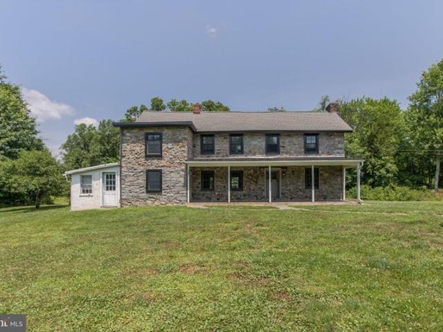 1350 Old Plains Rd, Pennsburg, PA 18073