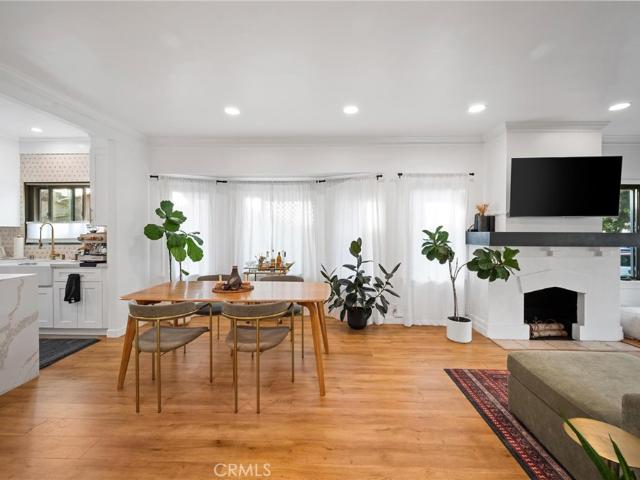 1350 Carlton