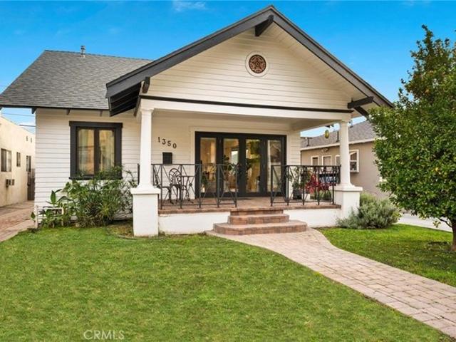 1350 Carlton Dr, Glendale, CA 91205