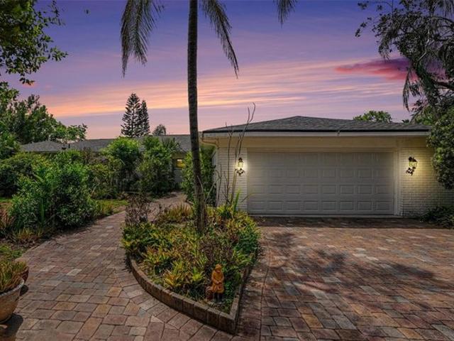 1350 Eckles Dr, Tampa, FL 33612