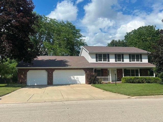 1350 Finch Ln, Green Bay, WI 54313
