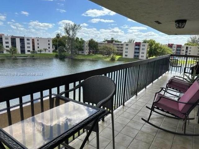 1350 122nd Ave SW #404, Miami, FL 33184