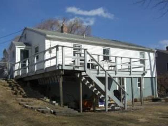 $1350 / 2br Great Single Home, finisd. bsmnt. deck, fenced yard, Pets OK Colchester, CT
