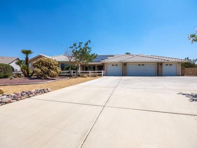 13511 Paoha Rd, Apple Valley, CA 92308