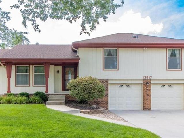 13517 Frances St, Omaha, NE 68144