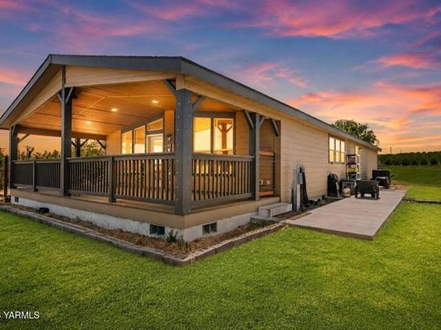 1351 Nass Rd, Granger, WA 98932