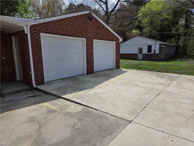 1351 Oak DR
