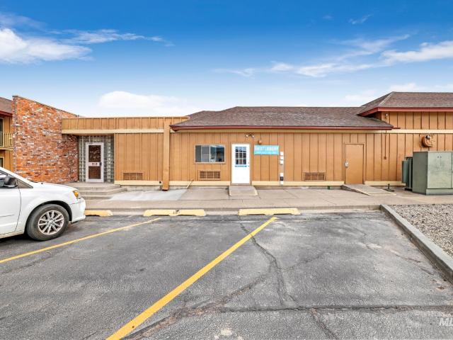 1351 Blue Lakes Blvd 105