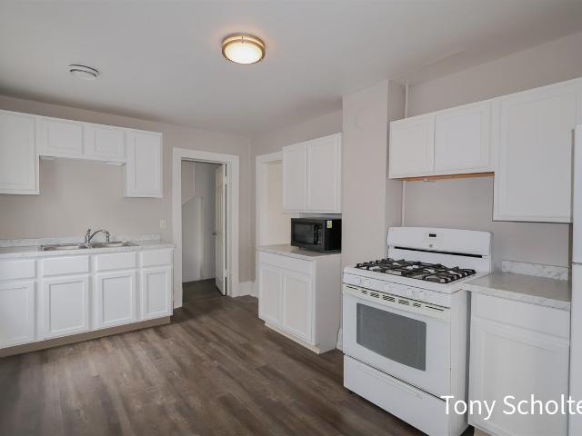 1351 Broadway Avenue